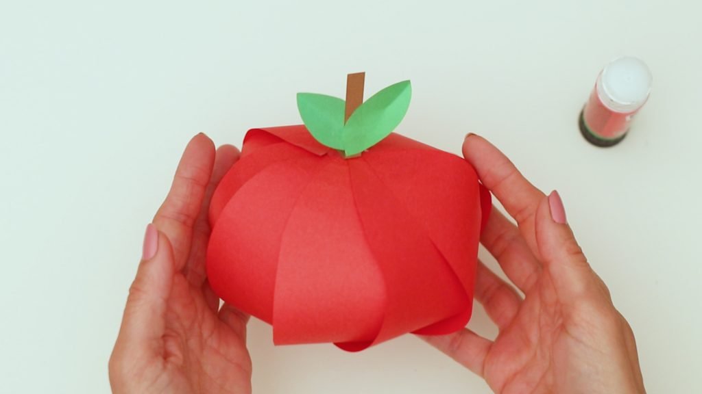 Easy DiY Paper Apple Craft for Kids - Simple Mom Project