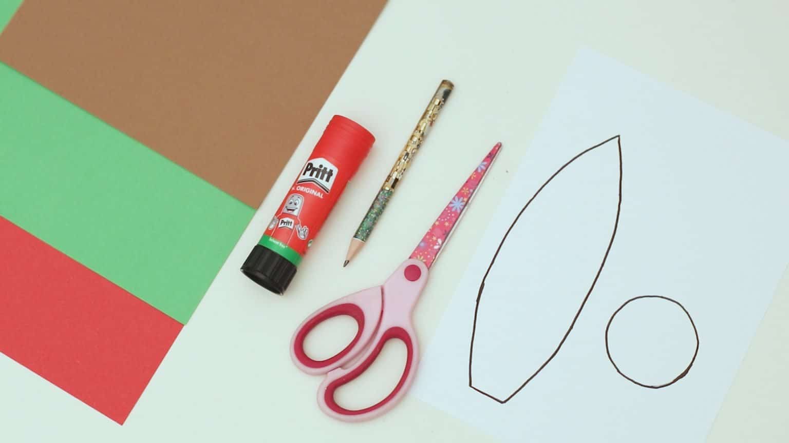 Easy DiY Paper Apple Craft for Kids - Simple Mom Project