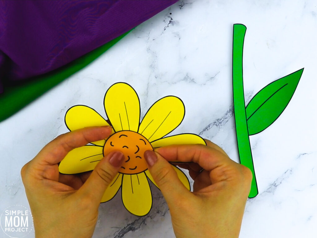 Free Printable Daisy Craft Template – Simple Mom Project