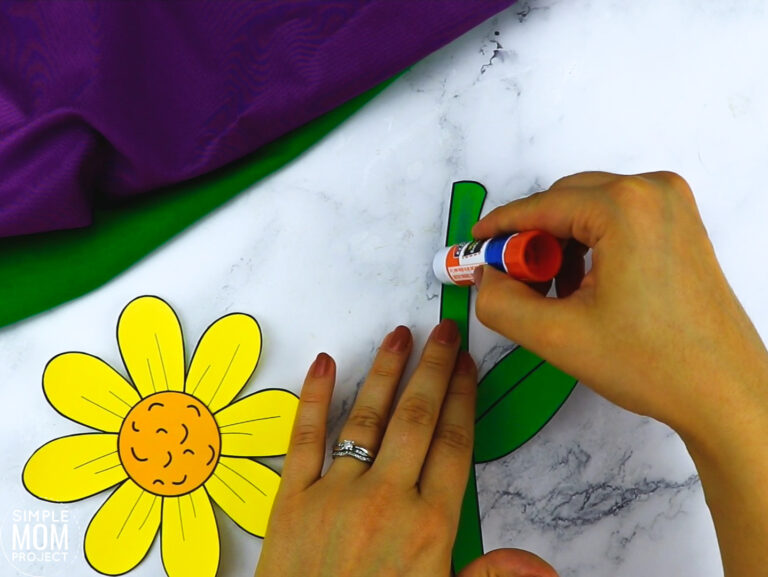 Free Printable Daisy Craft Template - Simple Mom Project